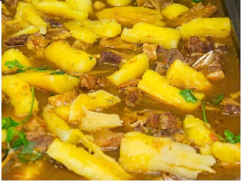 Origem e ingredientes da receita típica Vaca Atolada
